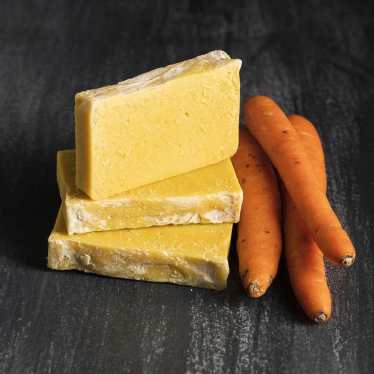 11 emblematic cheeses of the world that will make you travel without ...