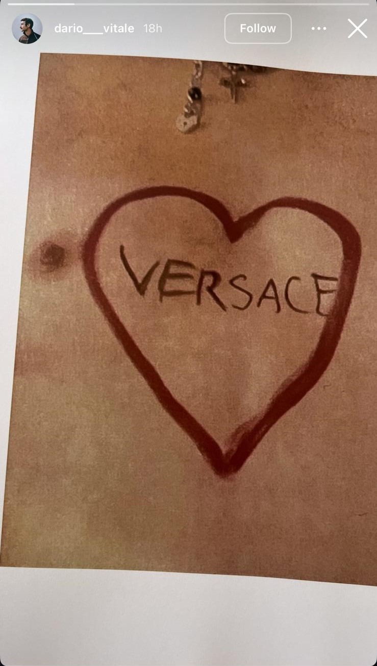 Dario Vitale inaugura il suo nuovo corso da Versace con una story su ...