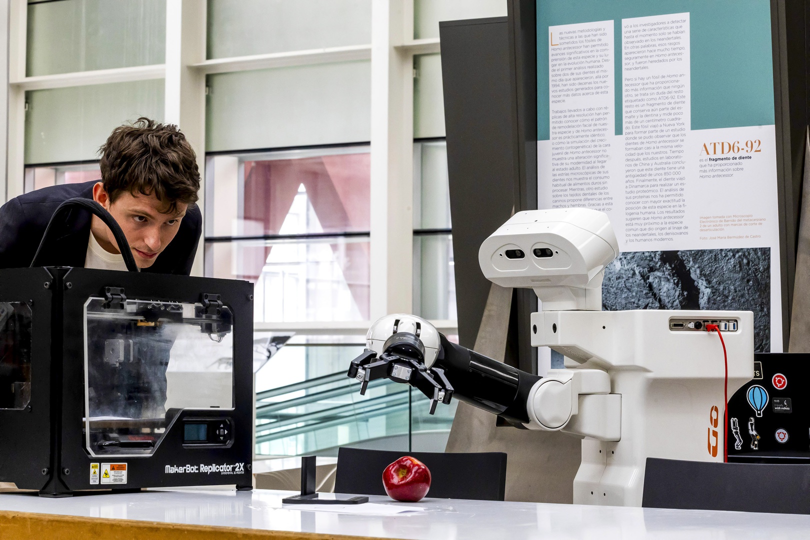 Robots sapiens: La IA se inspira en nuestros ancestros para dotar de inventiva a los robots