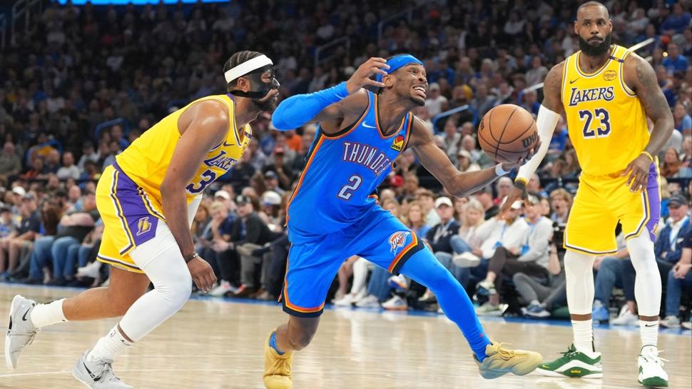 Oklahoma City, LeBron'lu Lakers'ı devirdi