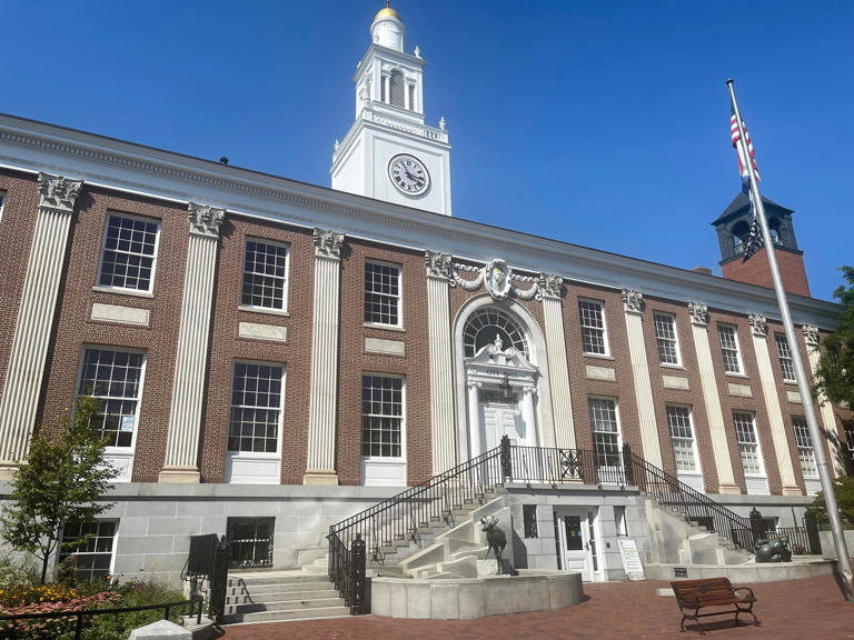 Burlington Mayor gives State of the City address, says focus is on ...