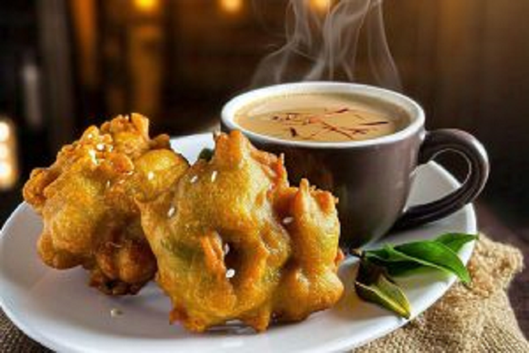 Aloo Pyaz Pakoda Recipe: Eat crispy pakodas with a sip of tea, the ...