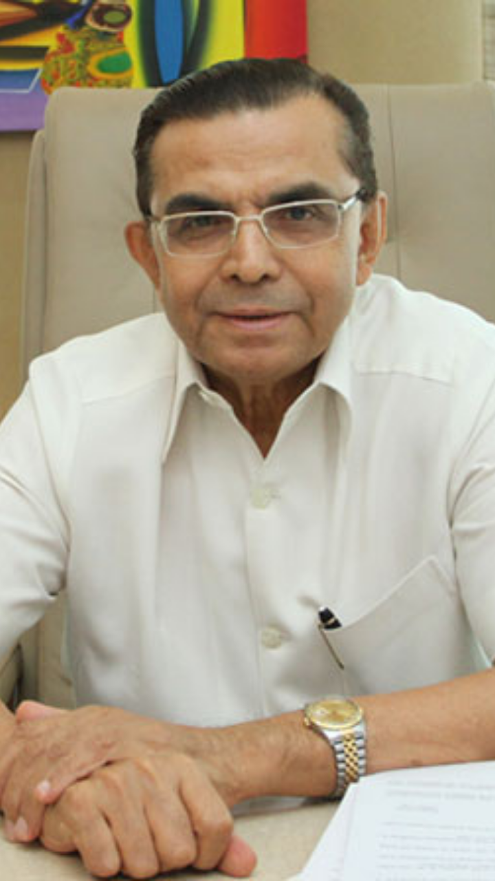 Subhash Runwal :धुळेकराची यशस्वी भरारी, शाहरुखचा अब्जाधीश शेजारी; 100 ...