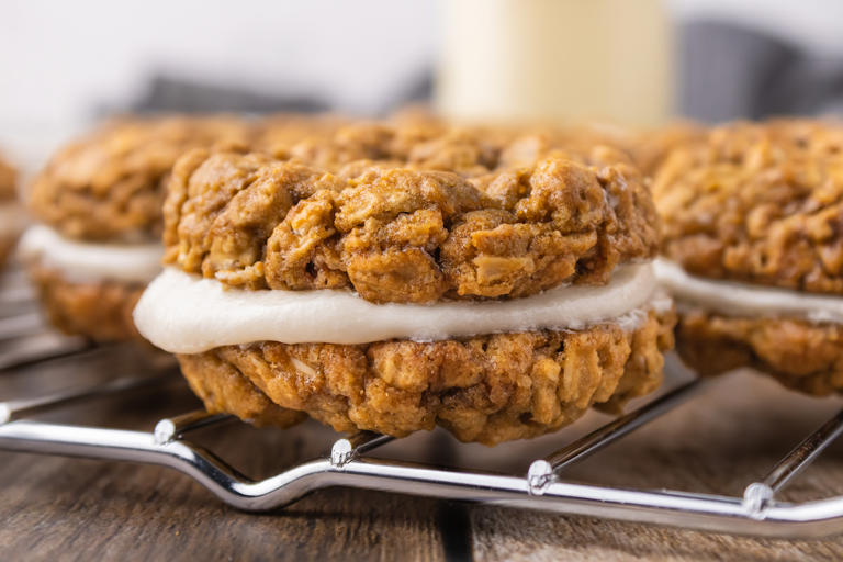 The Perfect Oatmeal Cream Pie Made Simple