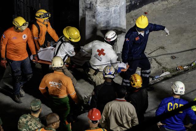 ¿Por qué colapsó el techo de la reconocida discoteca Jet Set en ...