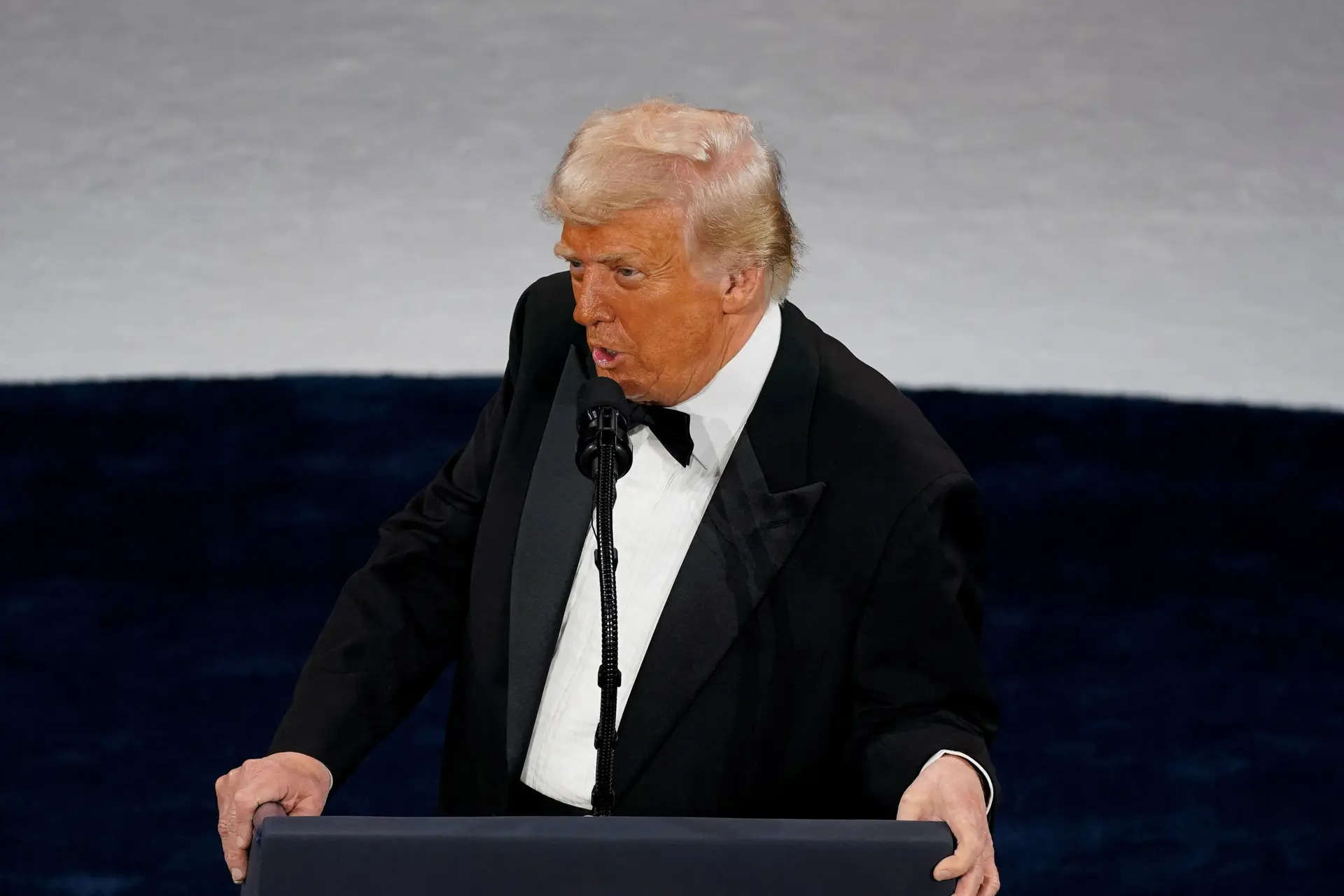 'Watermelon head, smallest neck': Trump brutally mocks Democratic ...