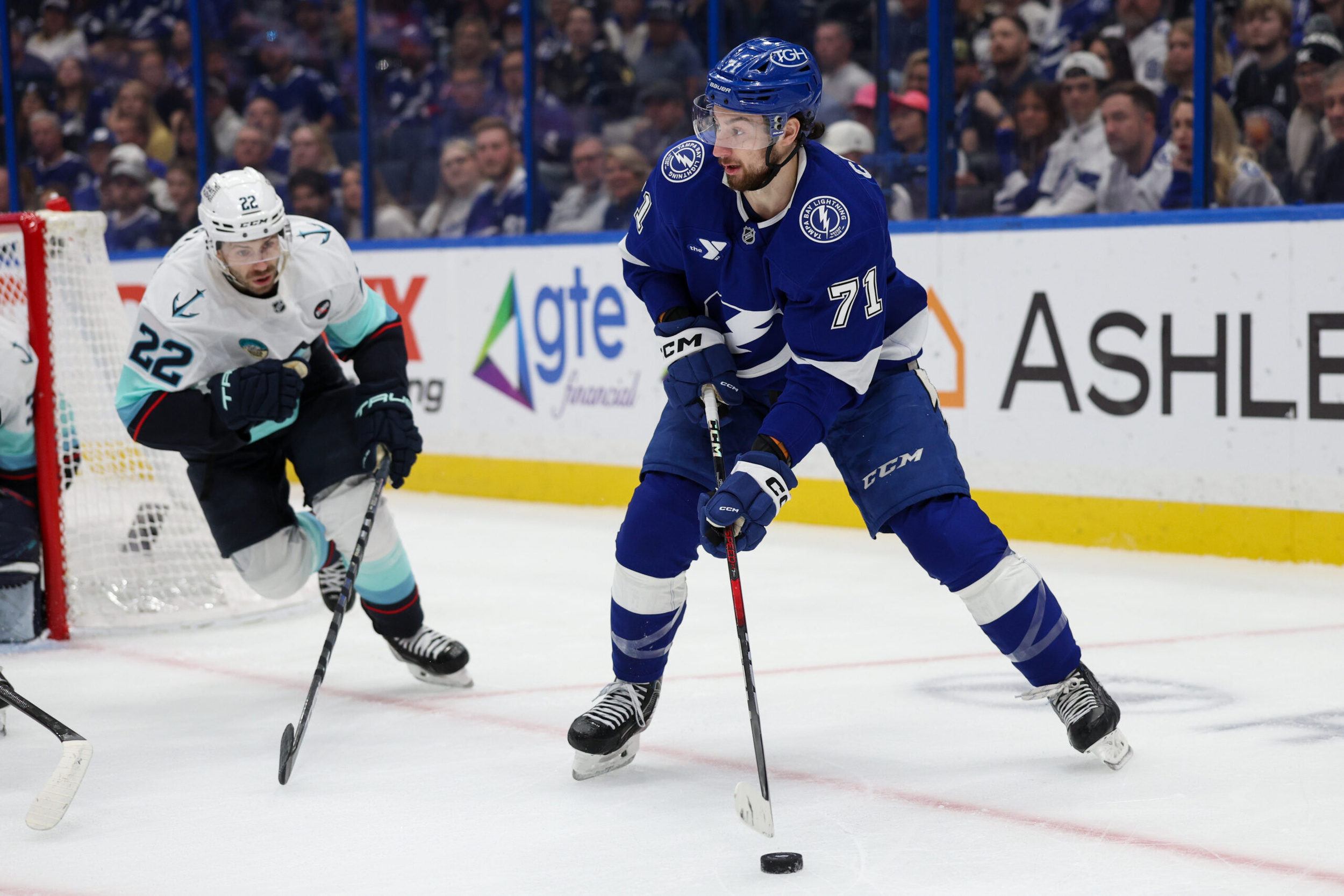 Why Anthony Cirelli should be in the lead for the Selke Trophy