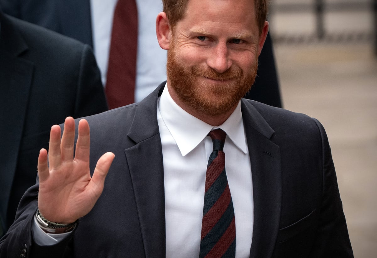 Prince Harry 'will extend olive branch to King Charles and Prince ...