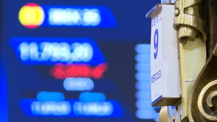 Nuevo temblor en las bolsas: El Ibex 35 se desploma un 2,6% tras la entrada de los aranceles