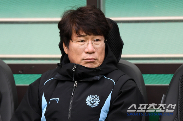 Daegu coach Park Chang-hyun's return to three-back? I feel like I'm ...