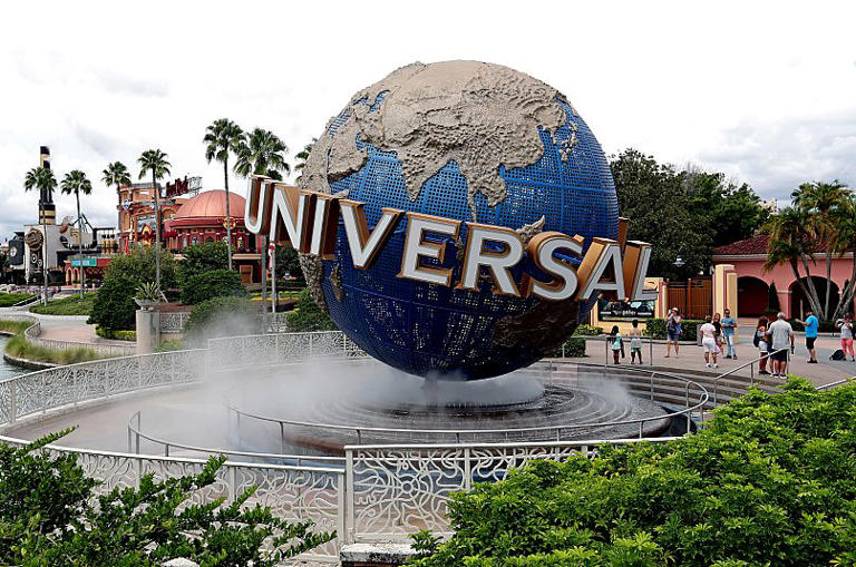 Universal unveils plans for Europe's biggest theme park in UK