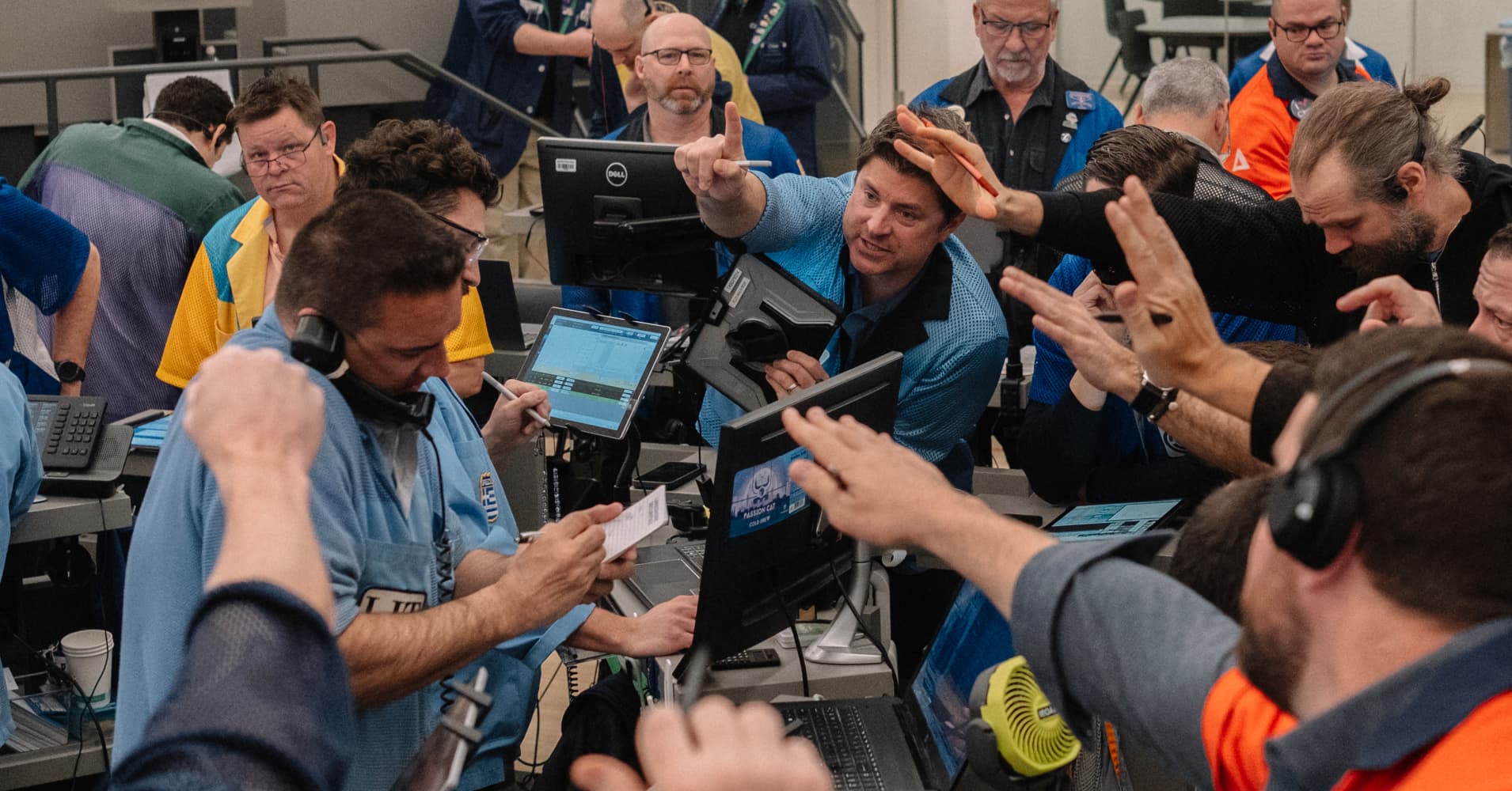 10-year Treasury yield falls from highs after auction eases concerns ...