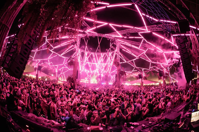 90s British rock legends confirm first album in 24 years with surprise ...