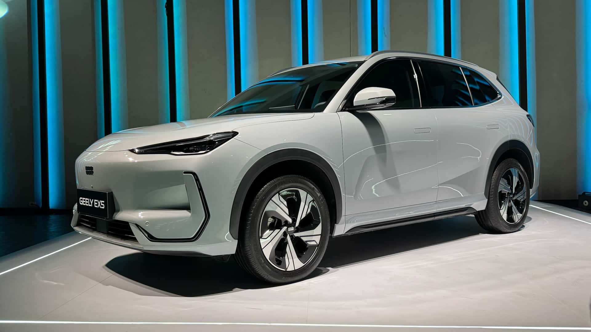 Geely EX5 será o 1º carro da marca no Brasil e chega em julho