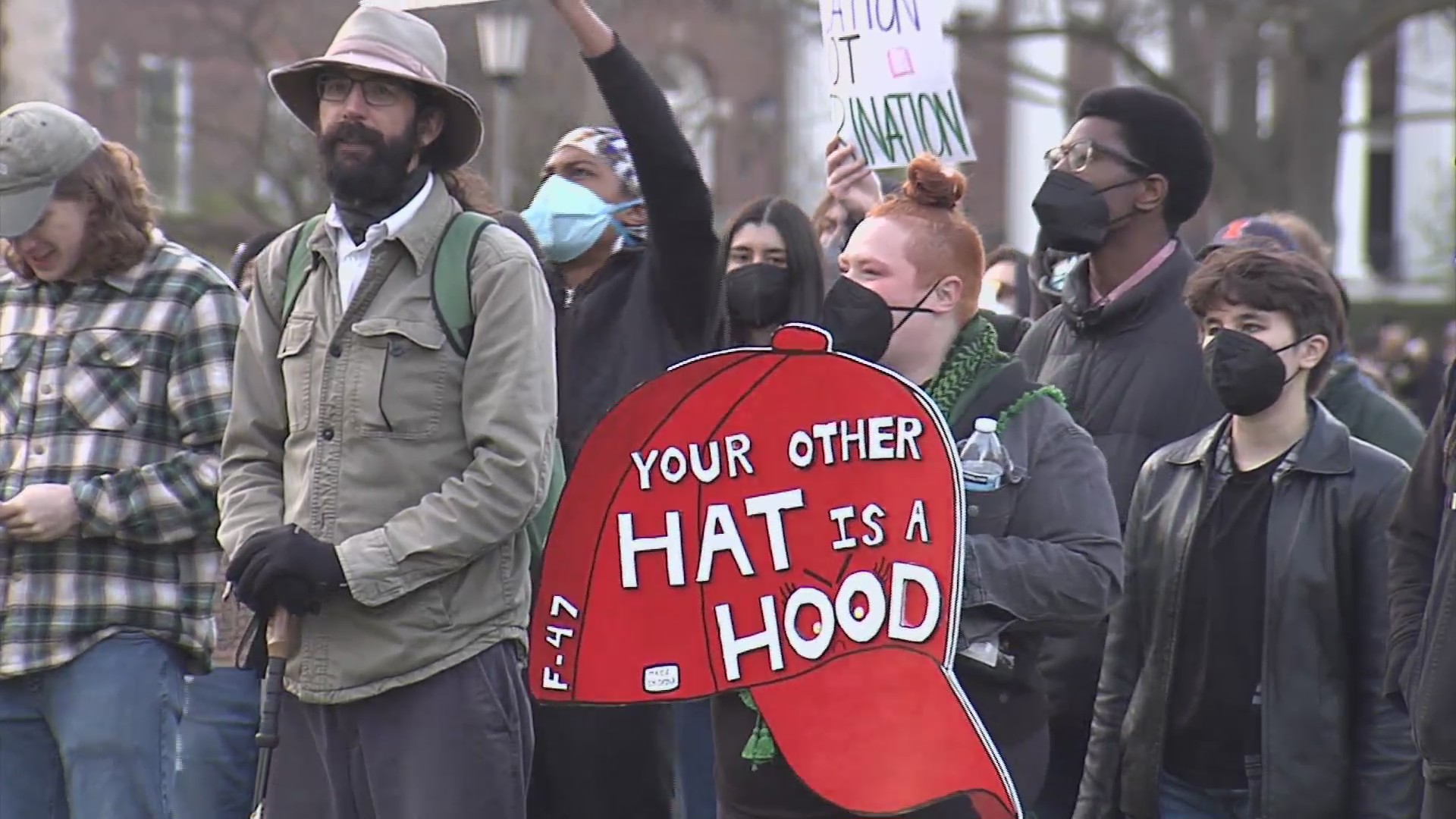 Right-wing activist sparks mixed reactions at UIUC event