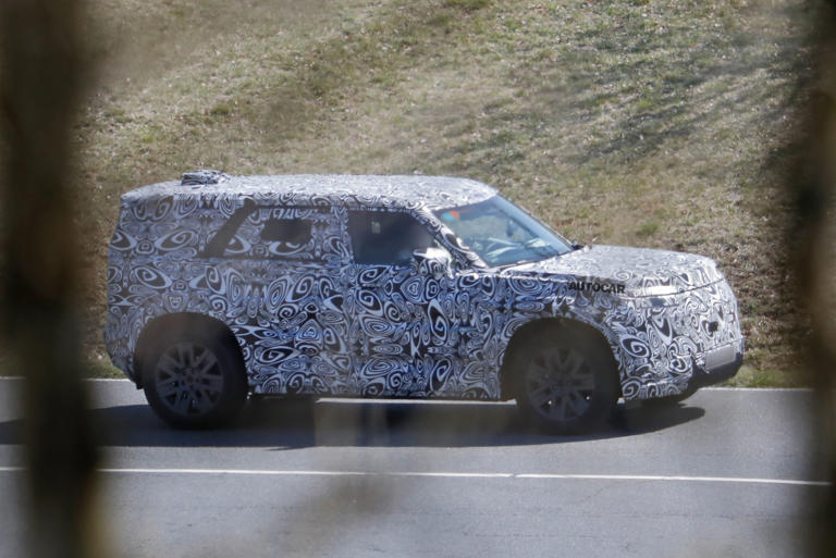Land Rover Defender Sport: full details on 2027 baby 4x4