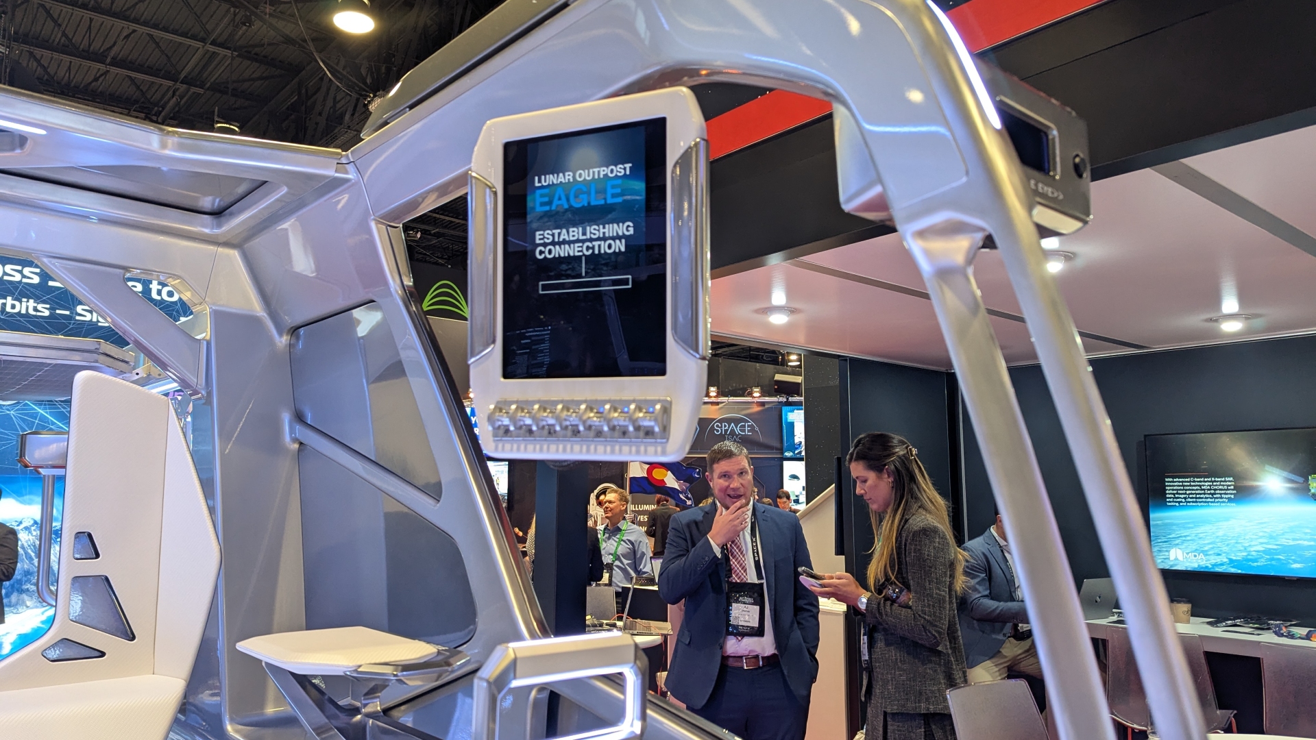 Lunar Outpost unveils sleek new 'Eagle' moon rover (photos)