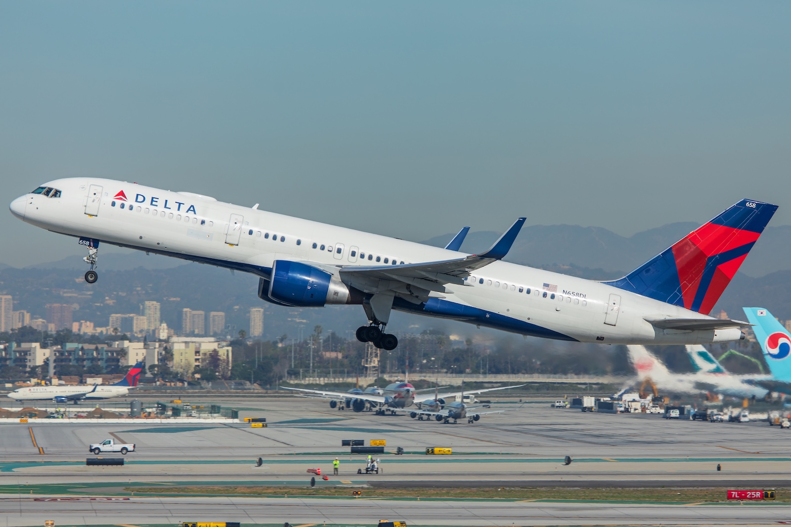 Delta Retiring Some Aircraft Early Amid ‘Murky' Outlook