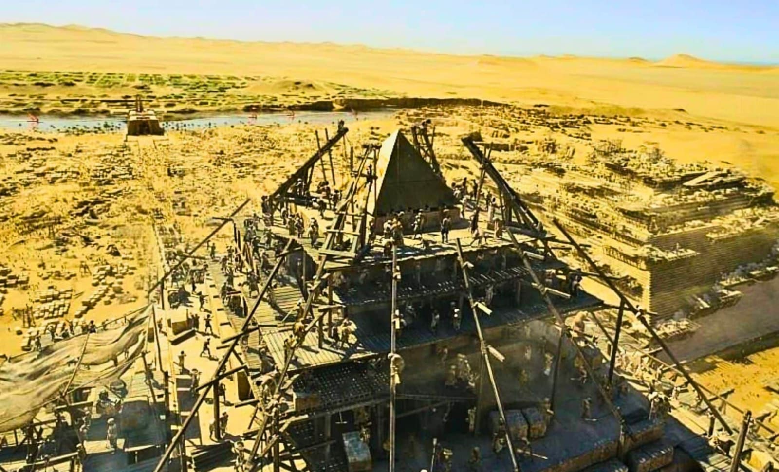 Archaeologists Suggest Ancient Egyptians Built the Great Pyramids Using ...