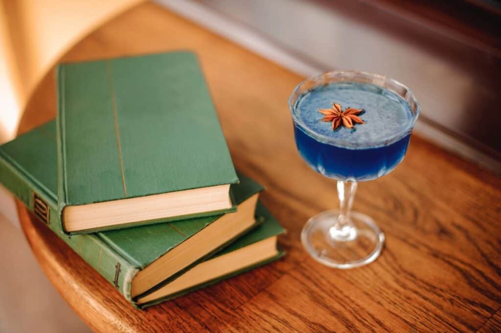 Mixing drinks and fiction: The rise of cocktail-themed book clubs