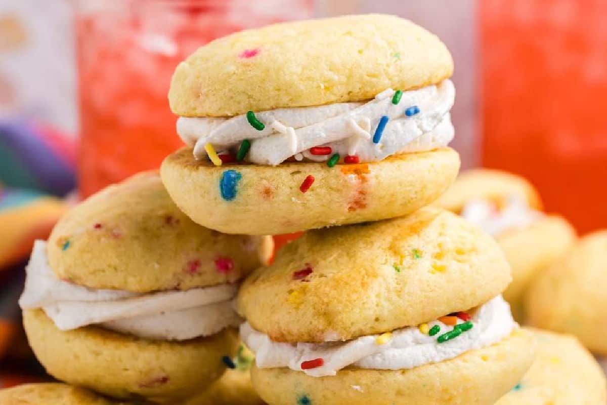 19 Recipes That Transform Boring Desserts With Colorful Sprinkles