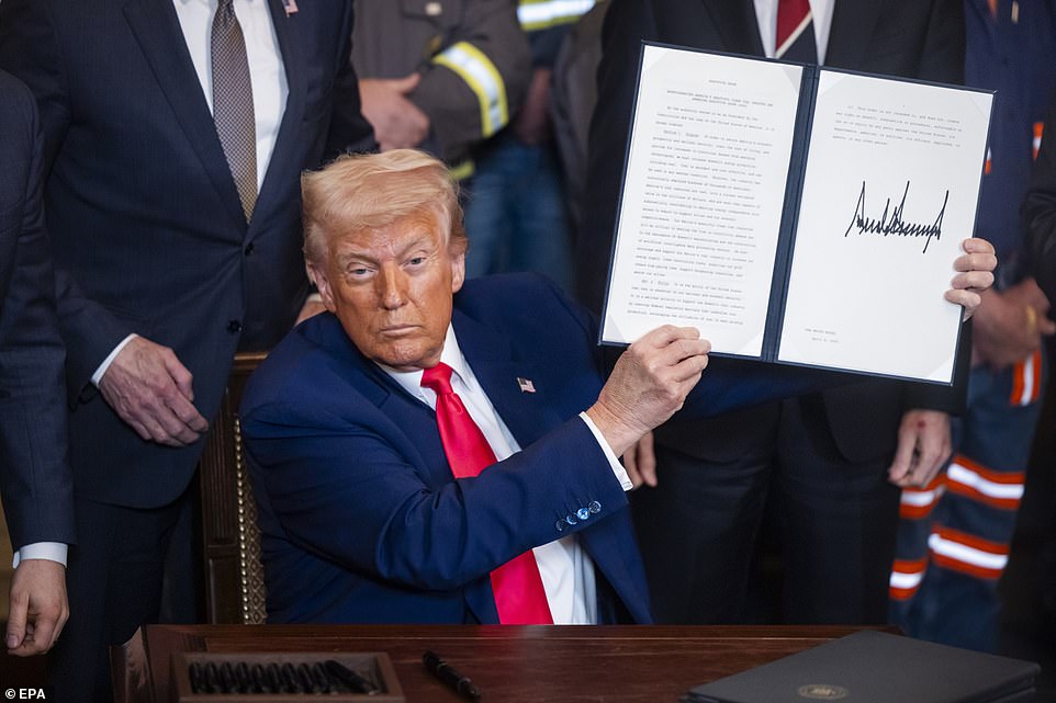 Trump issues new 'nuclear heat' warning ahead of bomb talks with Iran