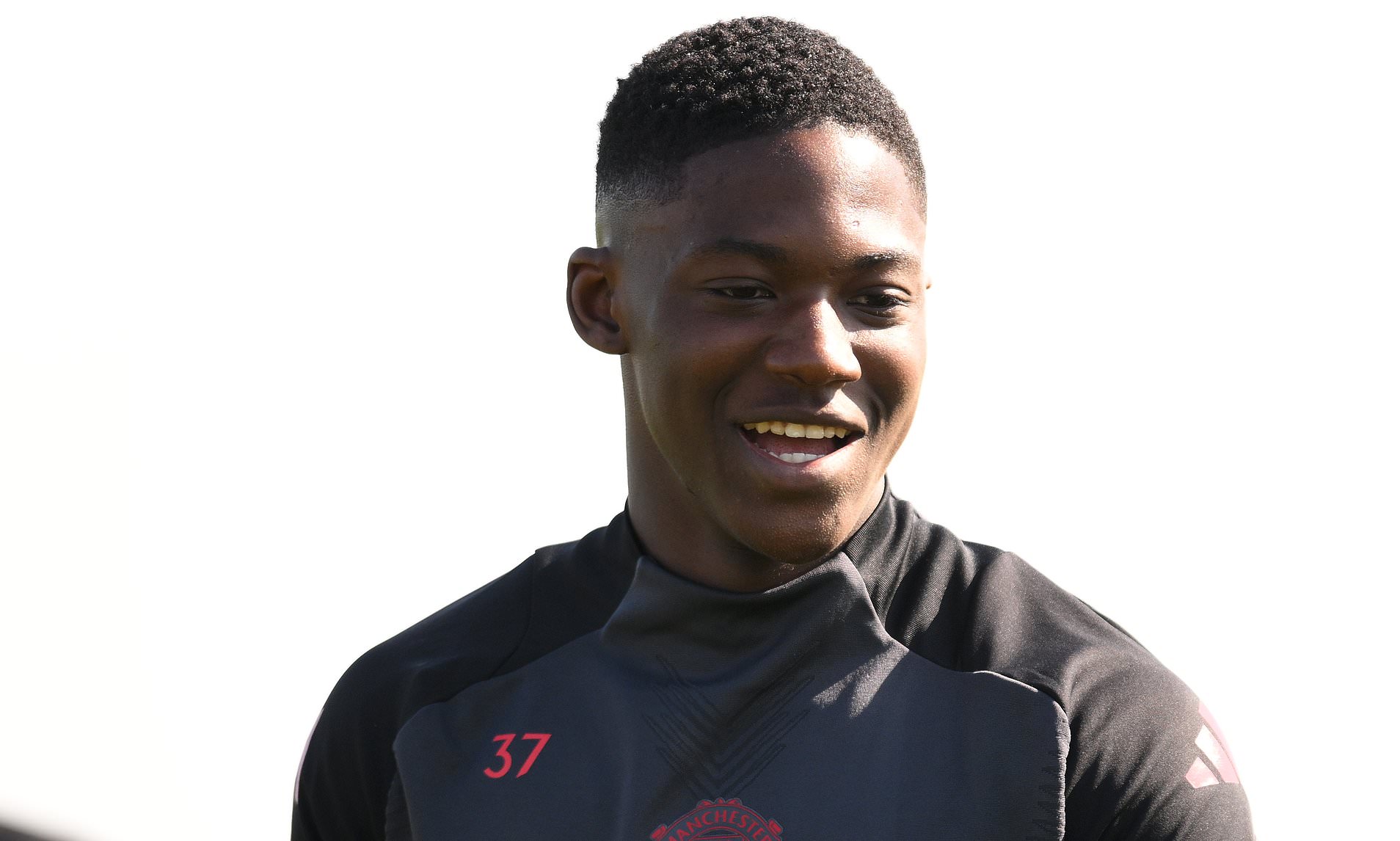 Kobbie Mainoo shows off new look as he makes long-awaited return to Man ...