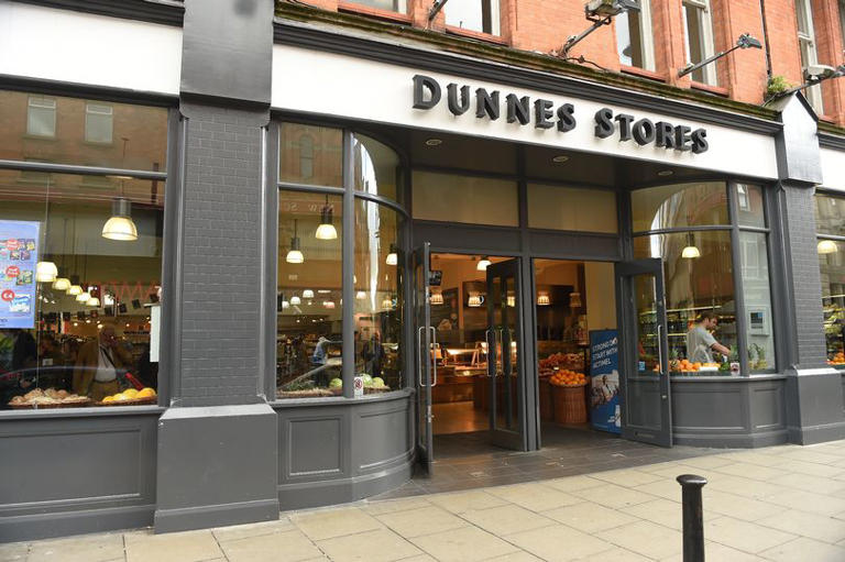 Dunnes Stores issues urgent warning to shoppers as yellow label appears ...