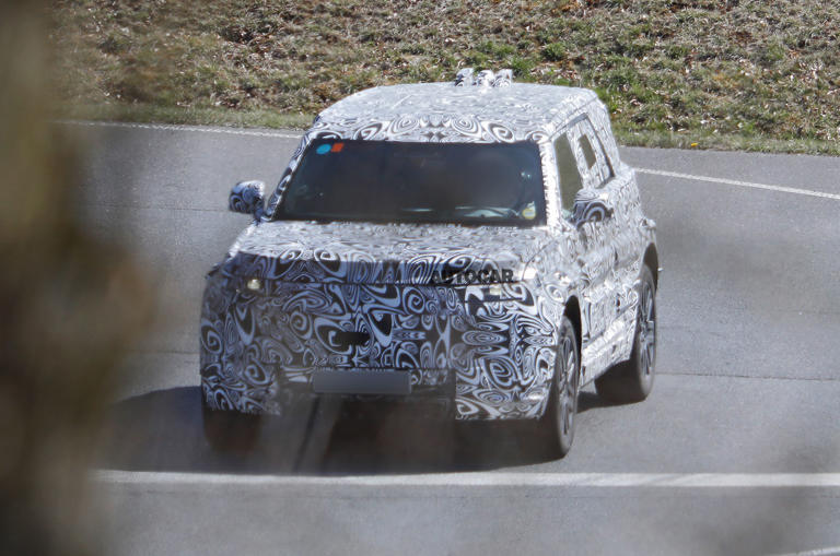 Land Rover Defender Sport: full details on 2027 baby 4x4