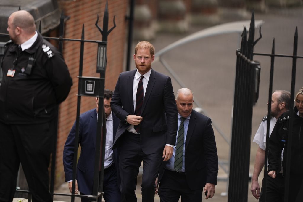 El príncipe Harry alista nuevo viaje al Reino Unido, ¿se reunirá con su ...