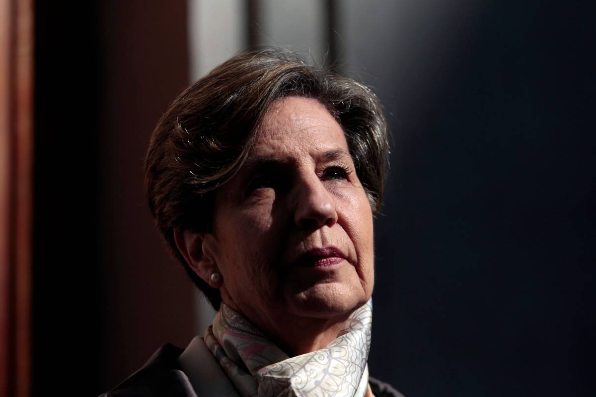 Isabel Allende renuncia a cargo no Senado no Chile por tentativa de venda da casa do pai ao Estado