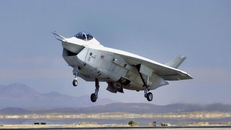 Boeing X-32 Stealth Fighter Has a Message for the US Military