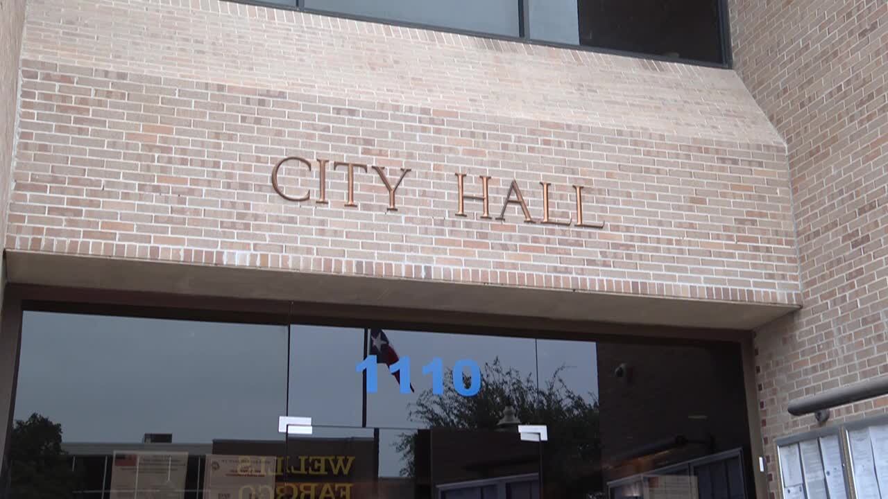 Laredo City Manager evaluates departments for cost reductions
