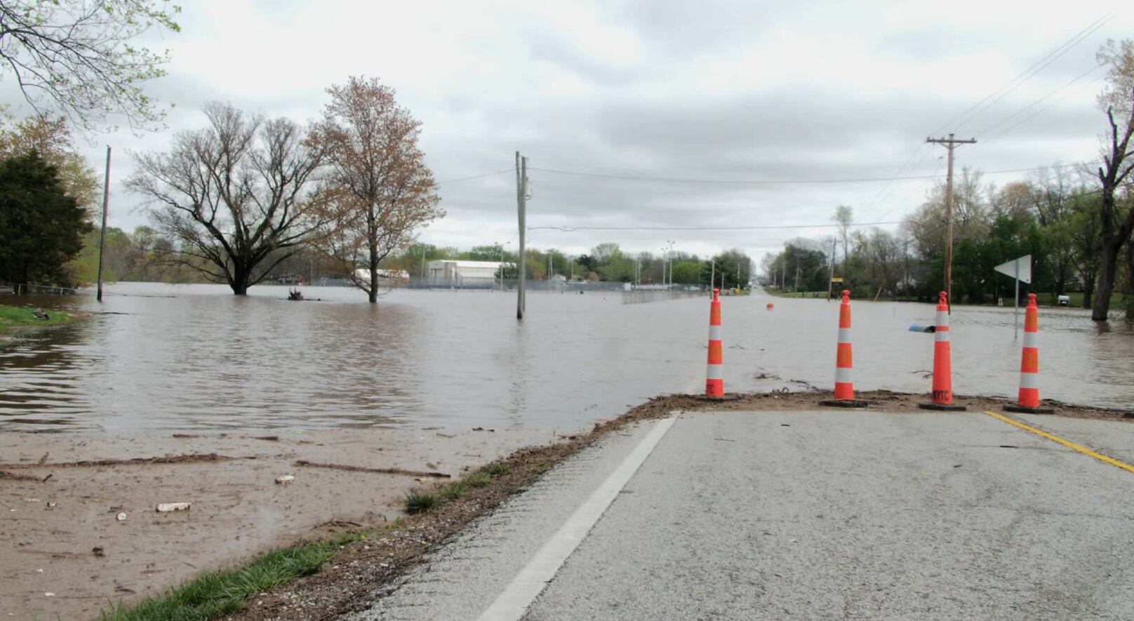 Lexington, Georgetown fire crews help with flood recovery in hard-hit ...
