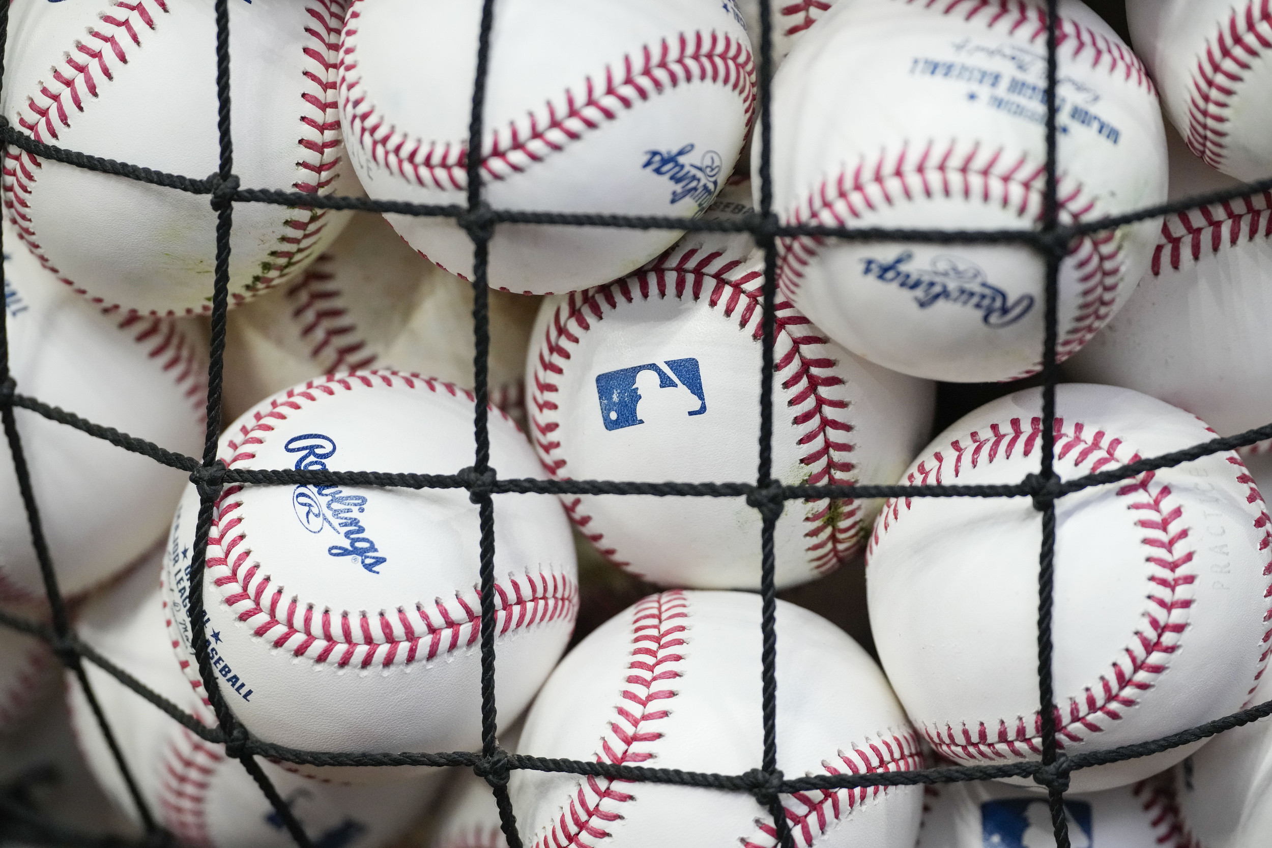 Enormous college baseball fight leads to game being suspended