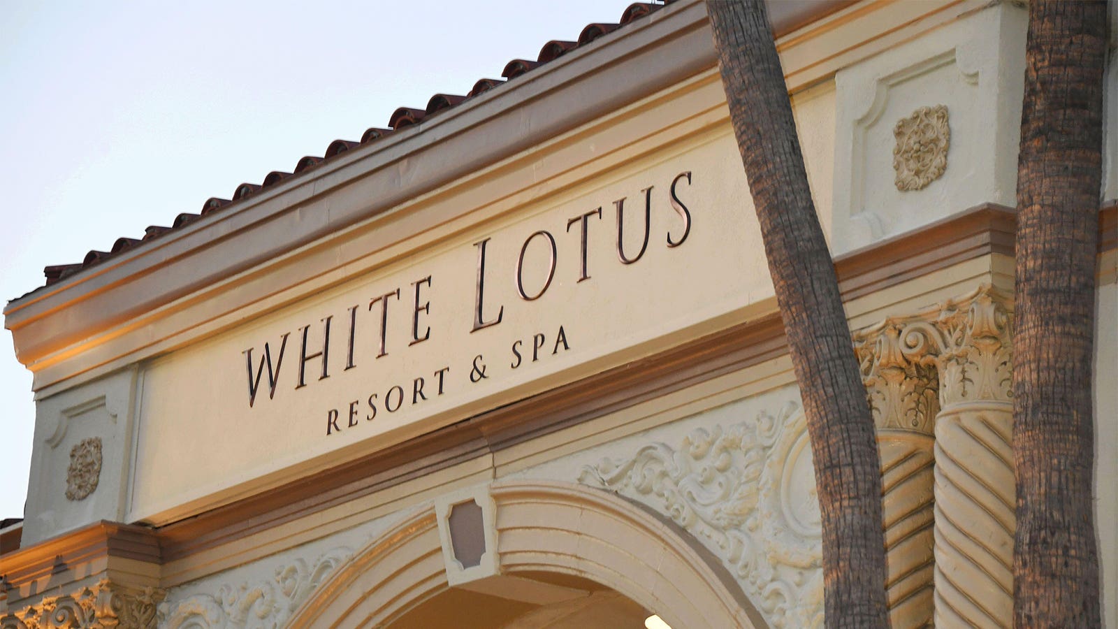 'White Lotus' Fact-Check: The Suicide Tree's Lethal Potential