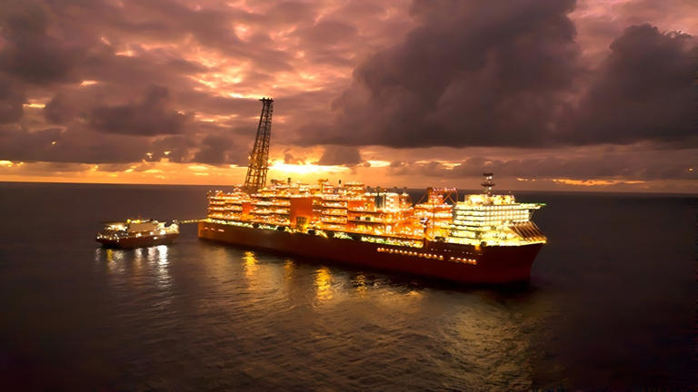 Mozambique Government approves Eni’s Coral Norte FLNG plan