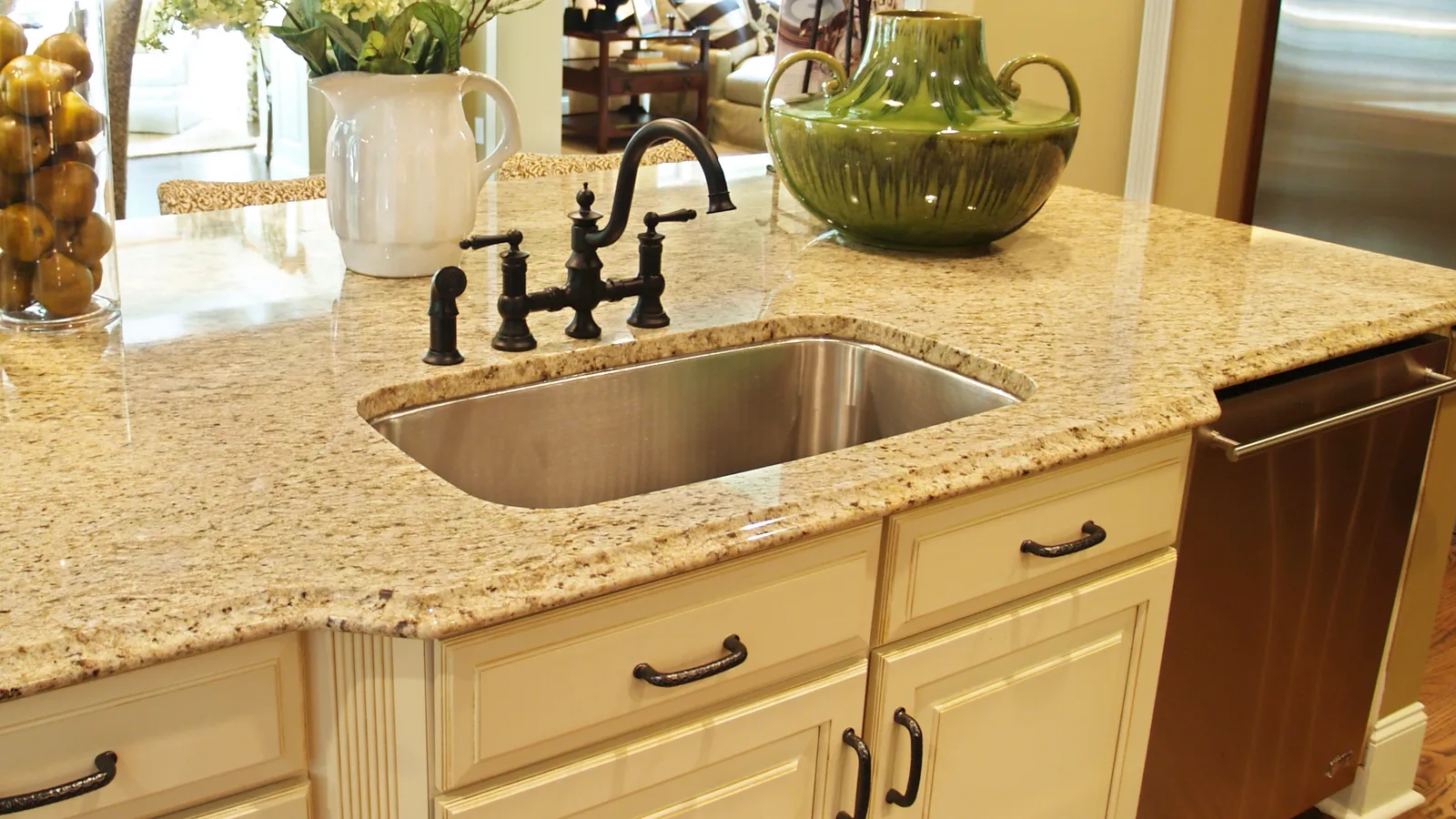 Lost on Kitchen Hardware? Start Here