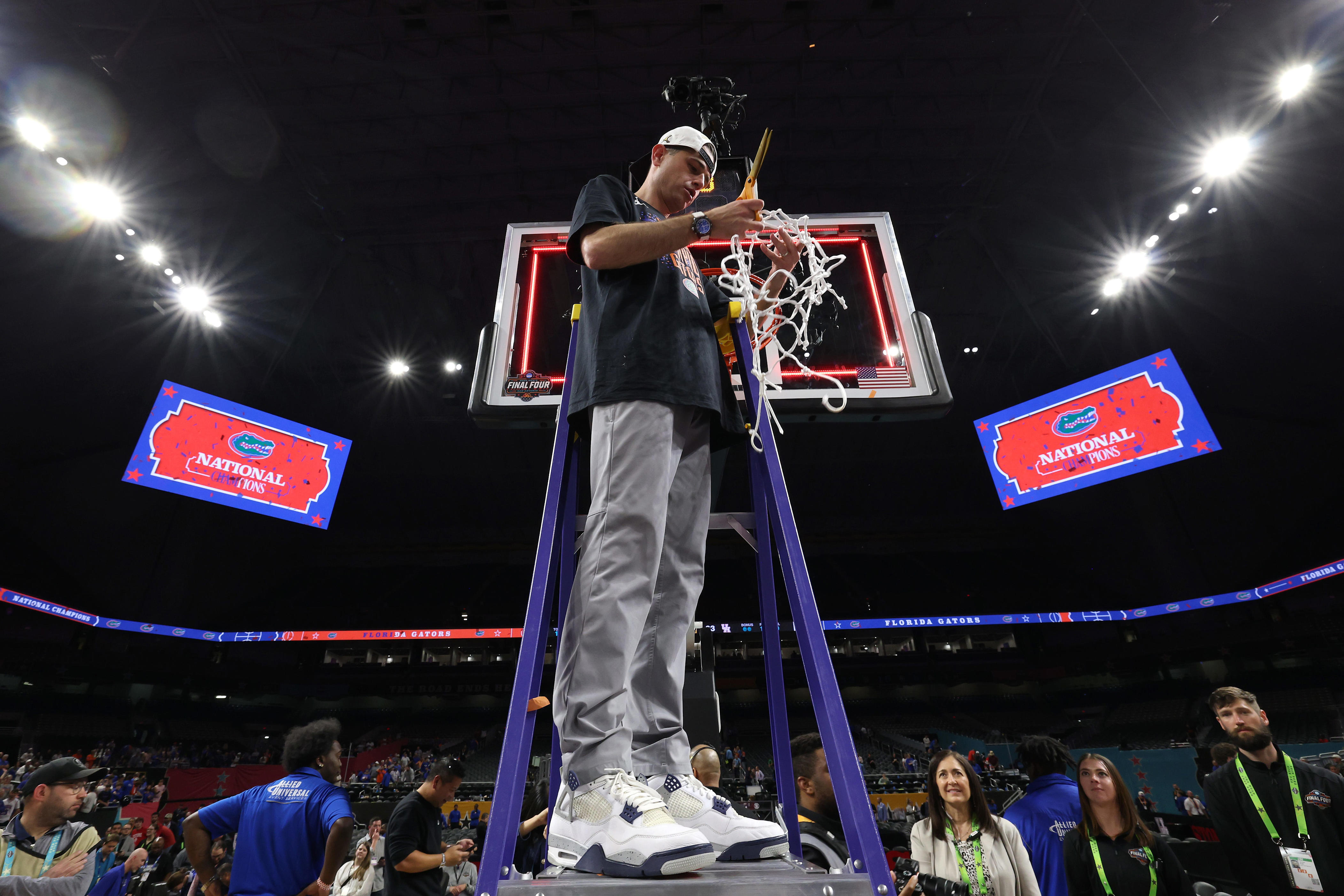 Florida basketball ends season at No. 1 on the AP Top 25 Poll