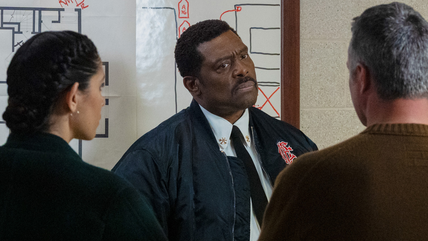 ‘Chicago Fire' Welcomes Back Eamonn Walker In First-Look Photos Of ...