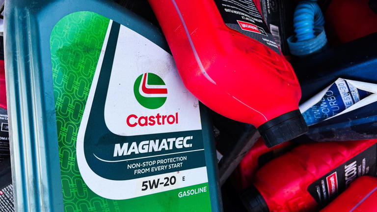 5 Motor Oil Brands That Are Manufactured In America