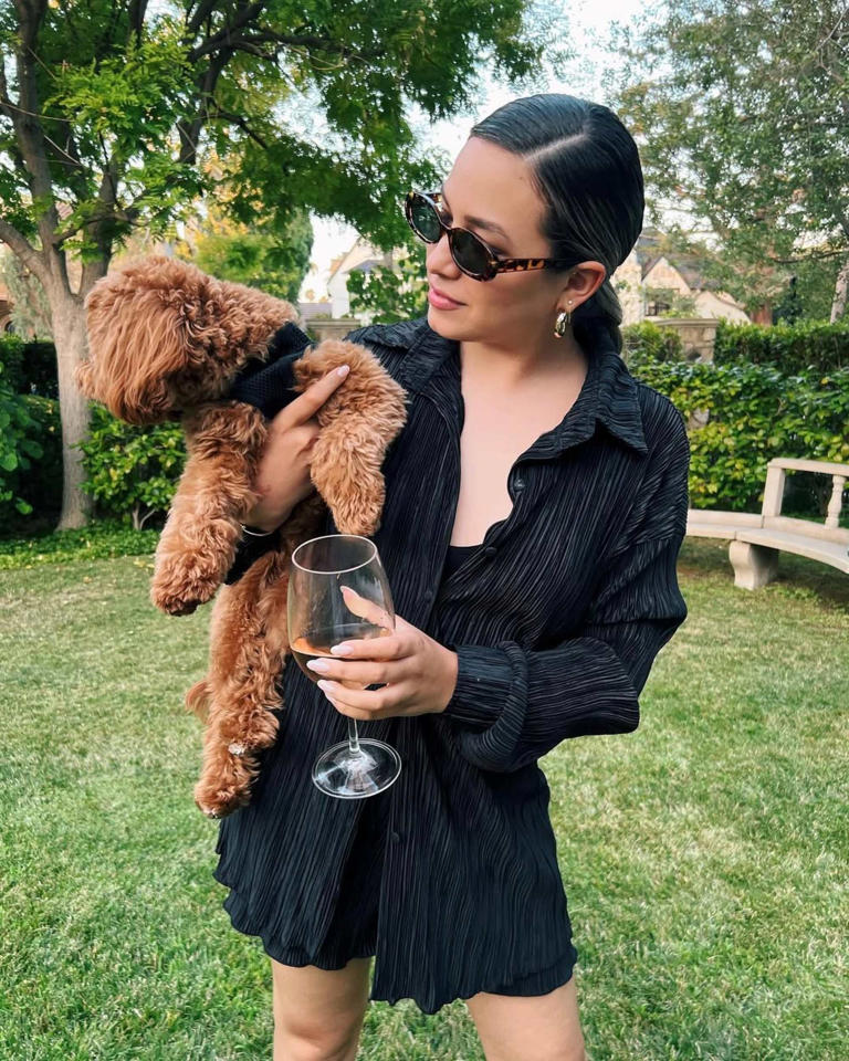 Who is singer Sofia Carson’s beauty executive sister Paulina Char – who ...