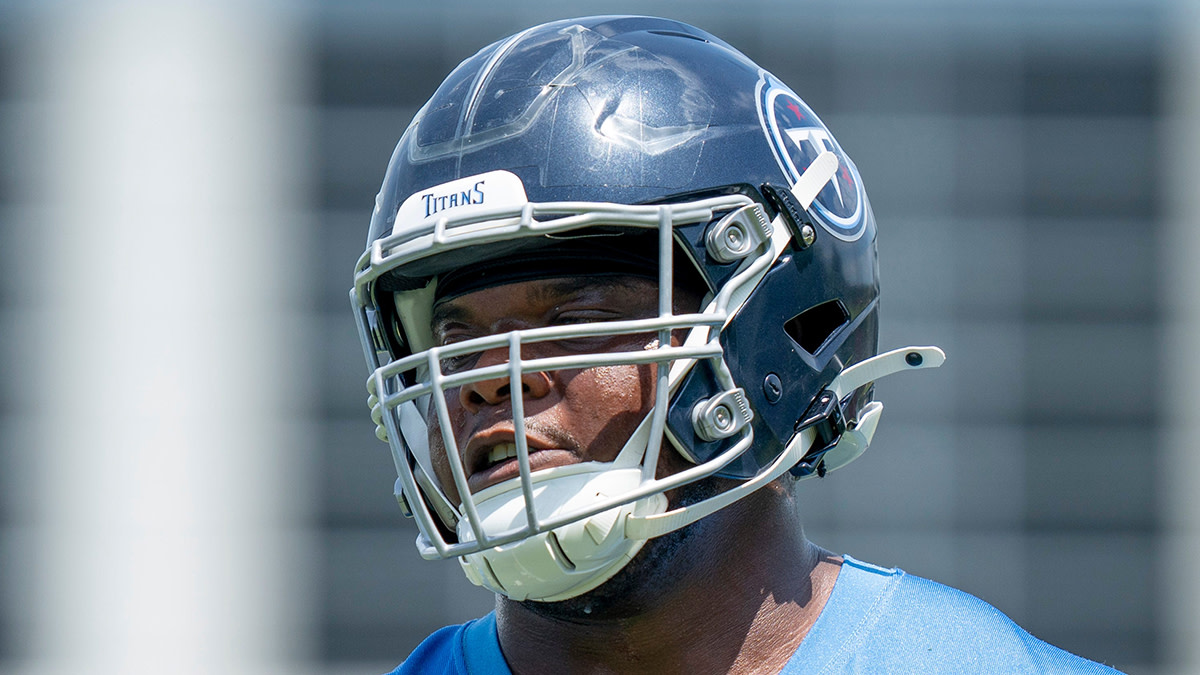 Titans Player Who Abruptly Retired Last Season Returning to NFL With ...