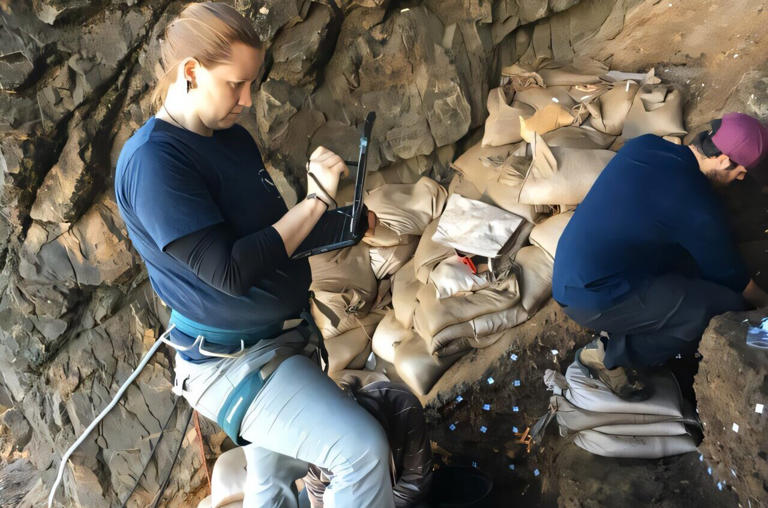 Ancient tools from a South African cave reveal connections between ...