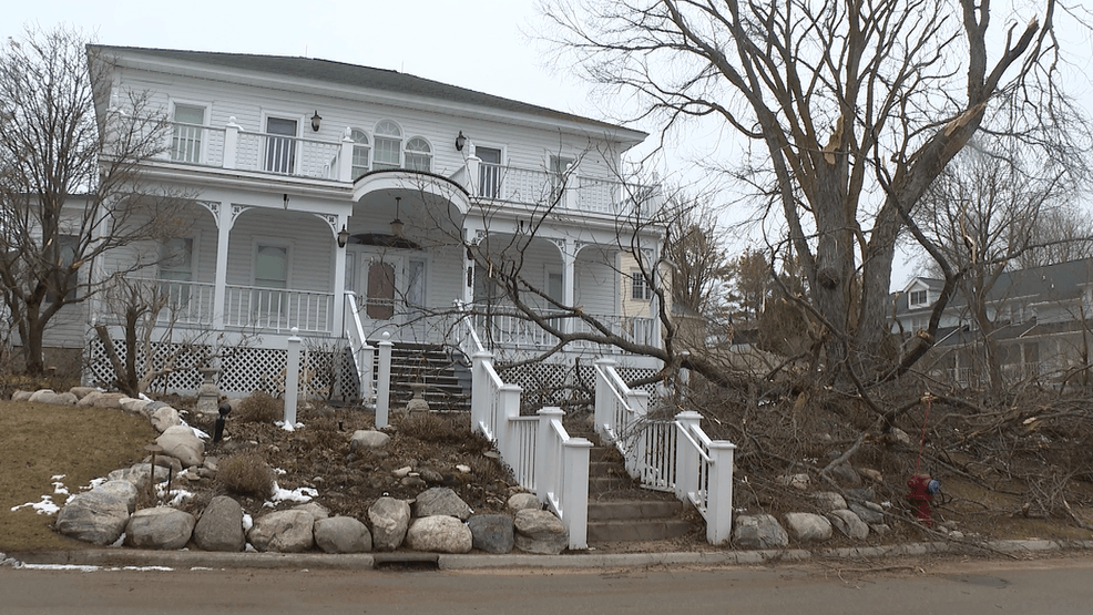 Mackinac Island recovers from ice storm as National Guard assistance ...