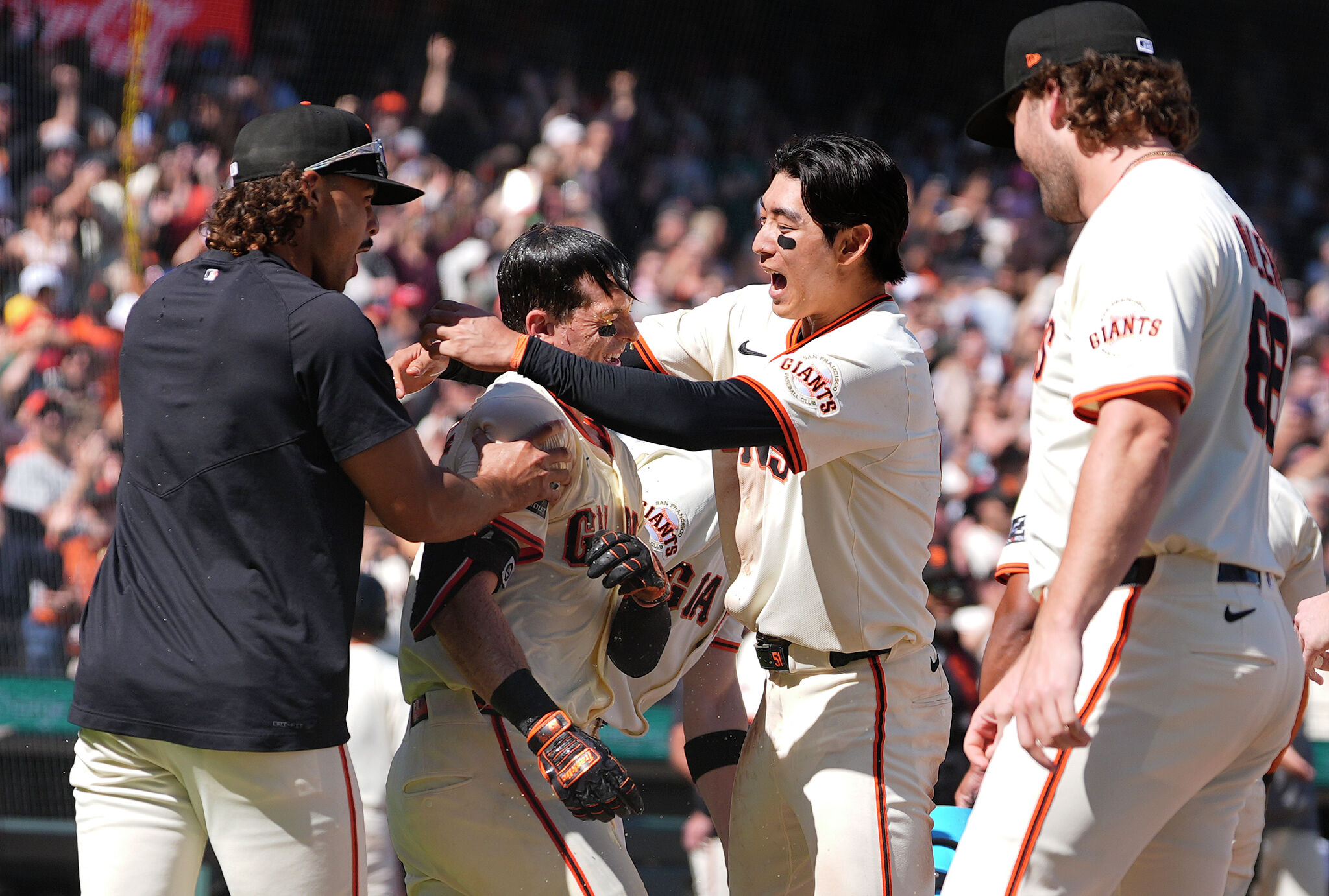 First SF Giants splash hit of the year caps off huge comeback win