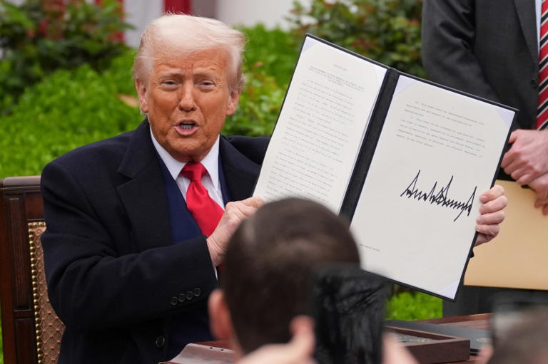 Markets rebound after President Trump puts a 90 day pause on most tariffs Markets rebound after President Trump puts a 90 day pause on most tariffs