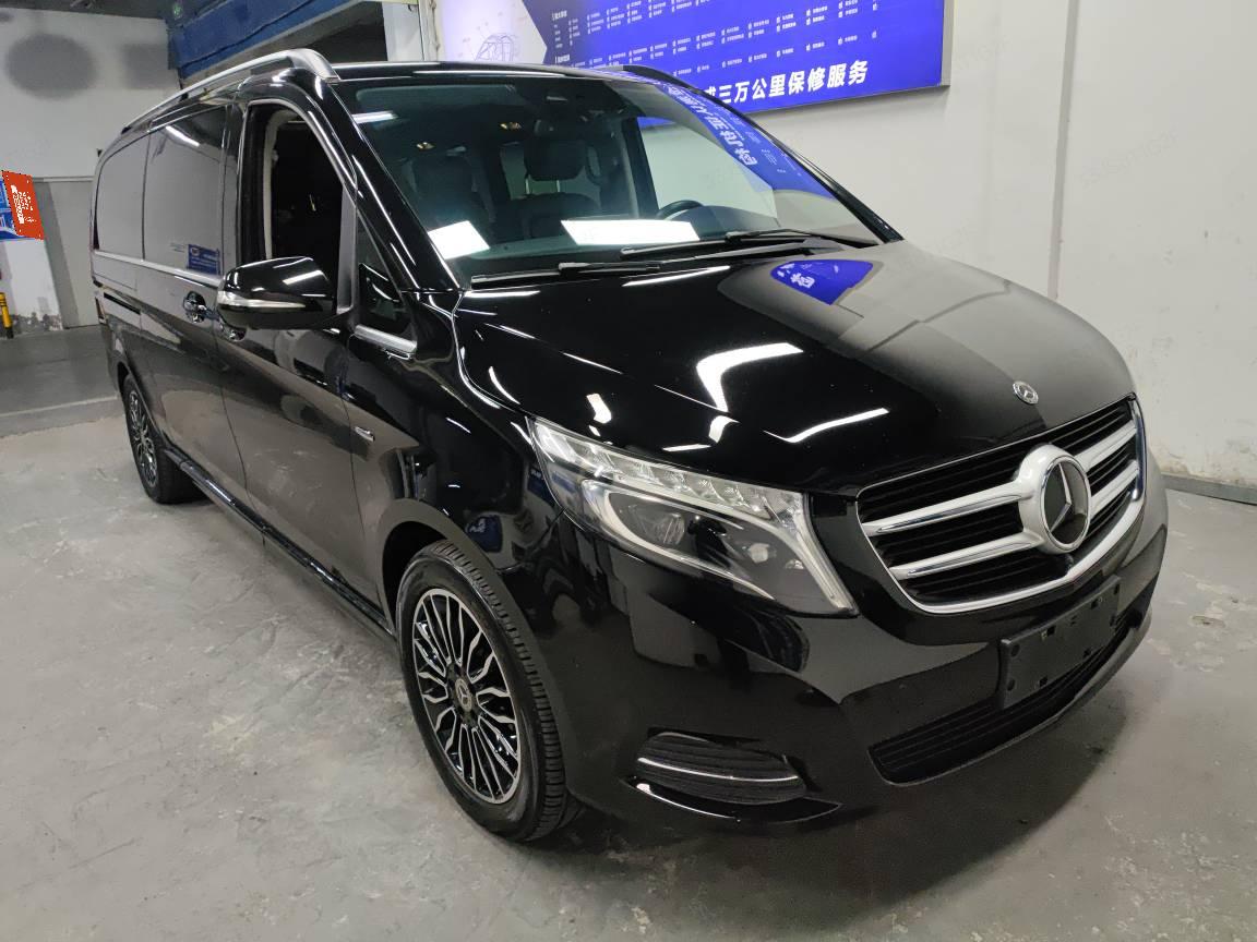 奔驰 奔驰V级 2018款 V 260 L 尊贵加长版 国VI实拍图