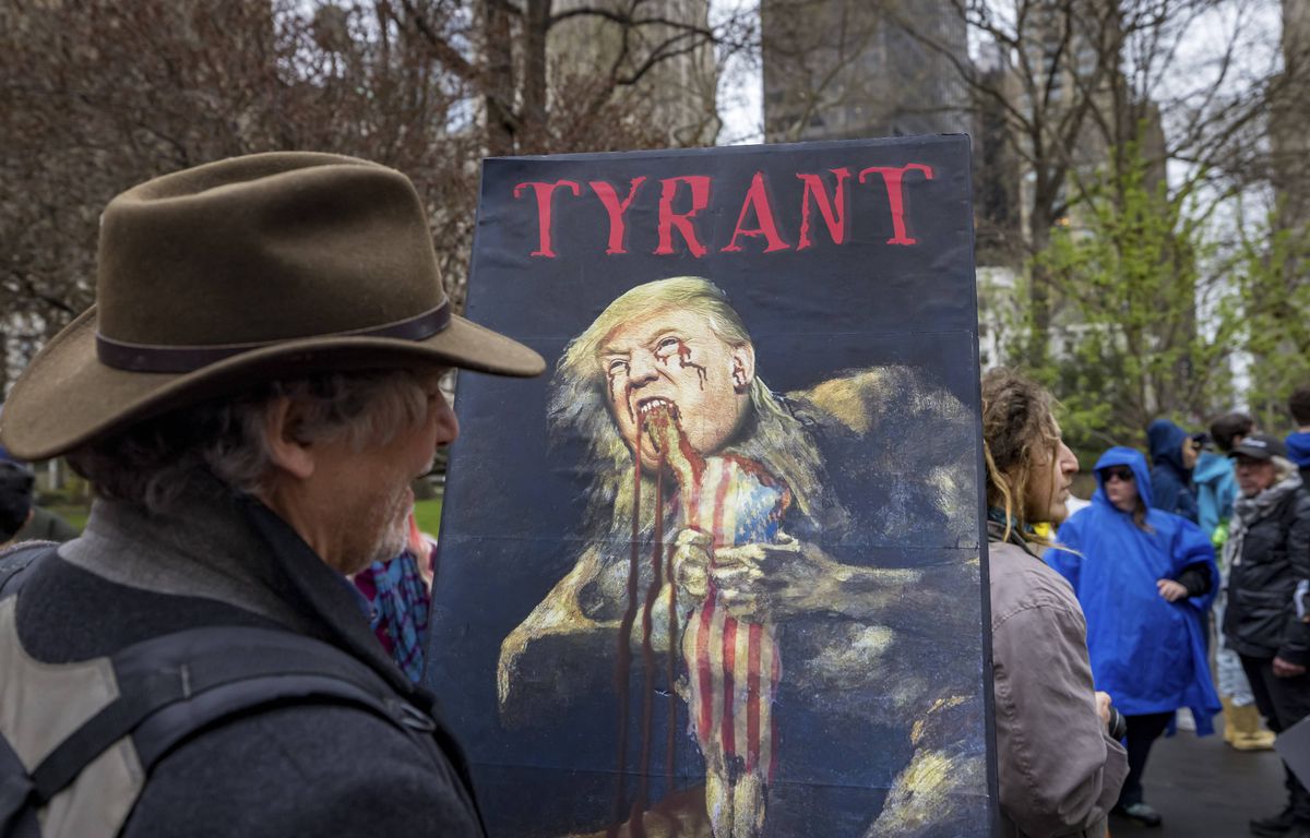 Des manifestations anti-Trump contrôlées par le « Deep State » ? La propagande russe au secours ...