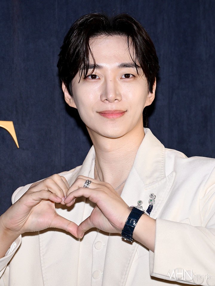 이준호X장원영, 12월 얼굴 마주한다...'AAA' MC 호흡